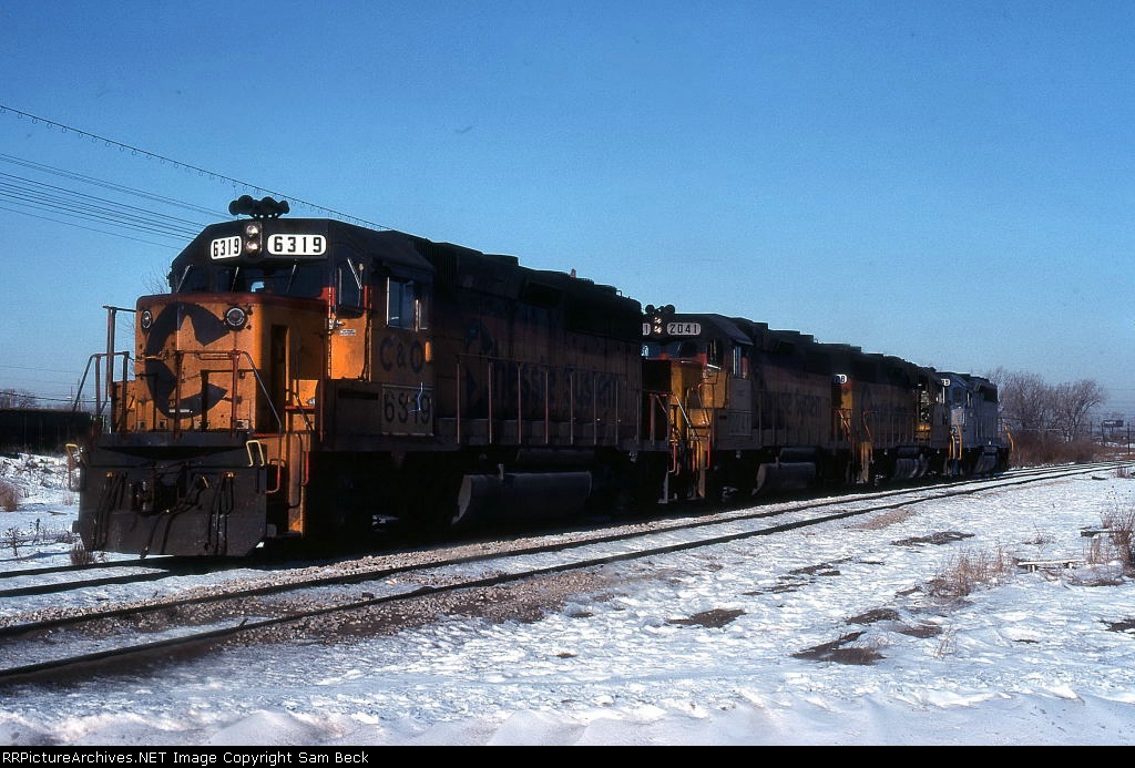 CSX 6319, 6041, 2087, and 2809 Lite Westbound